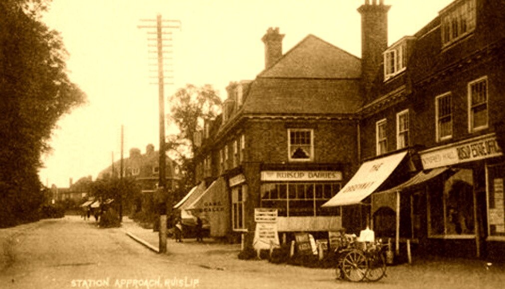Station Approach Ruislip High Street